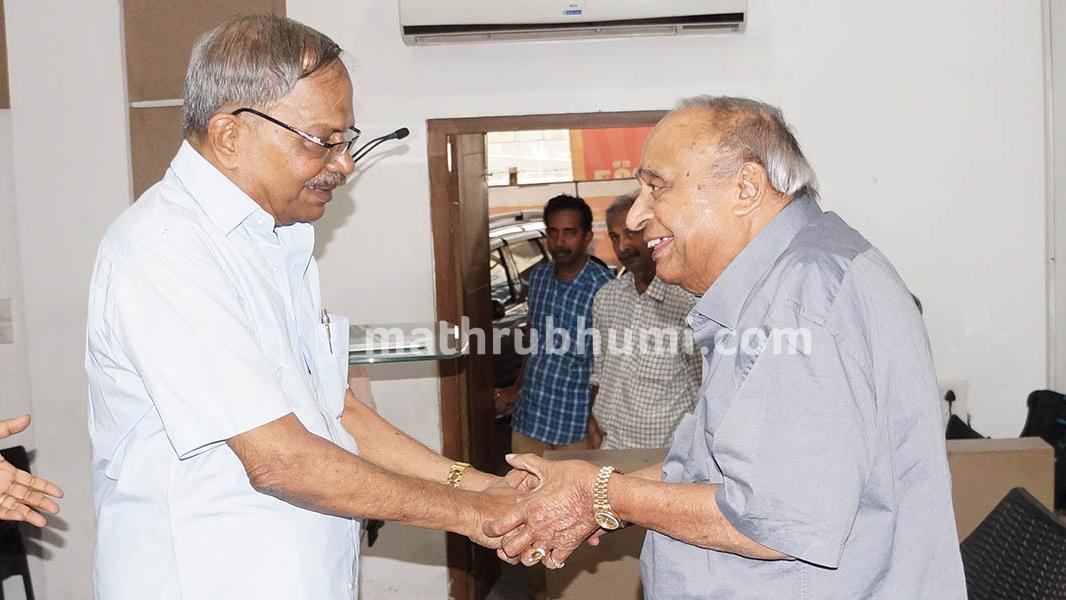 Literary world mourns MP Veerendra Kumar’s demise