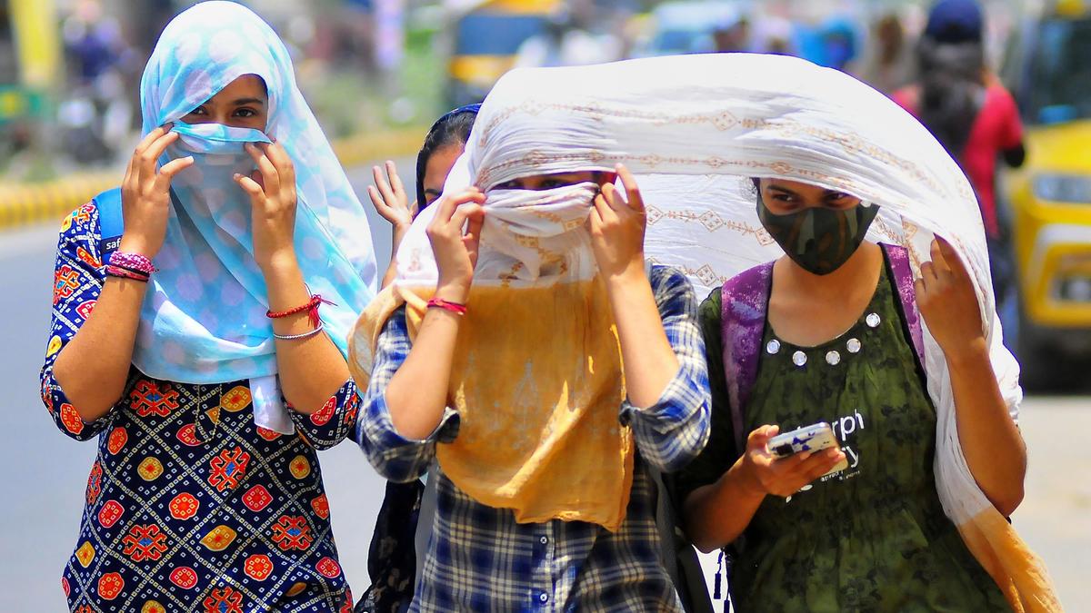 Delhi braces for intense heatwave; rain predicted later this week