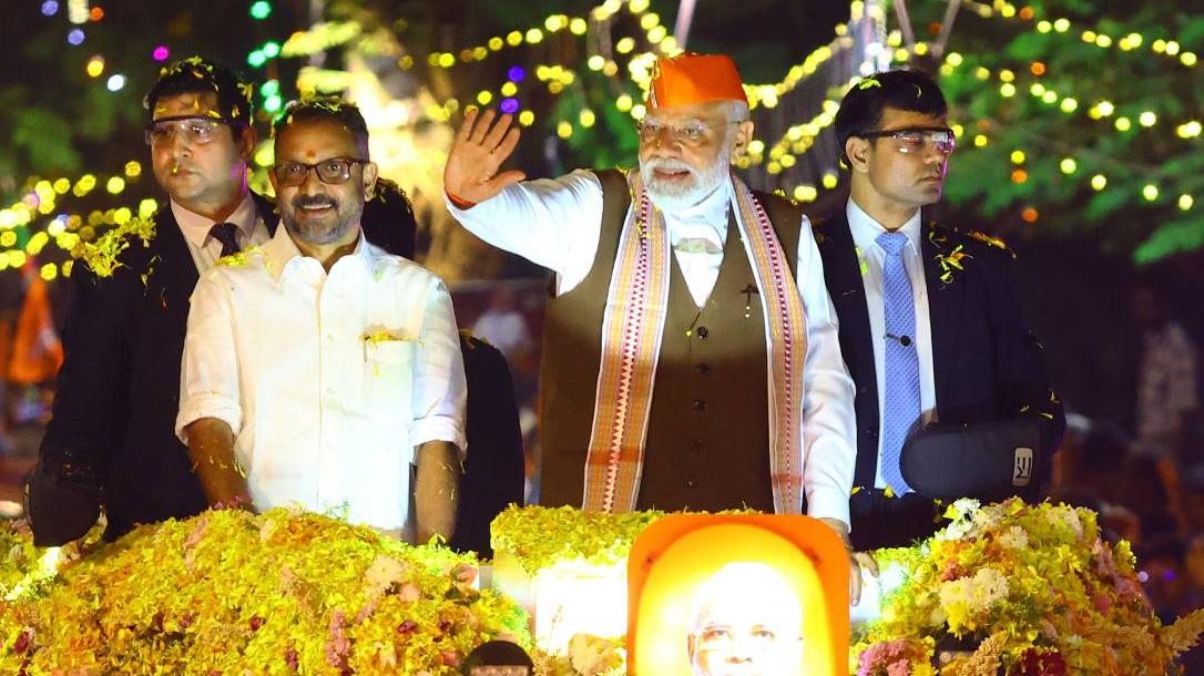 BJP keeps doors open for LDF, UDF leaders