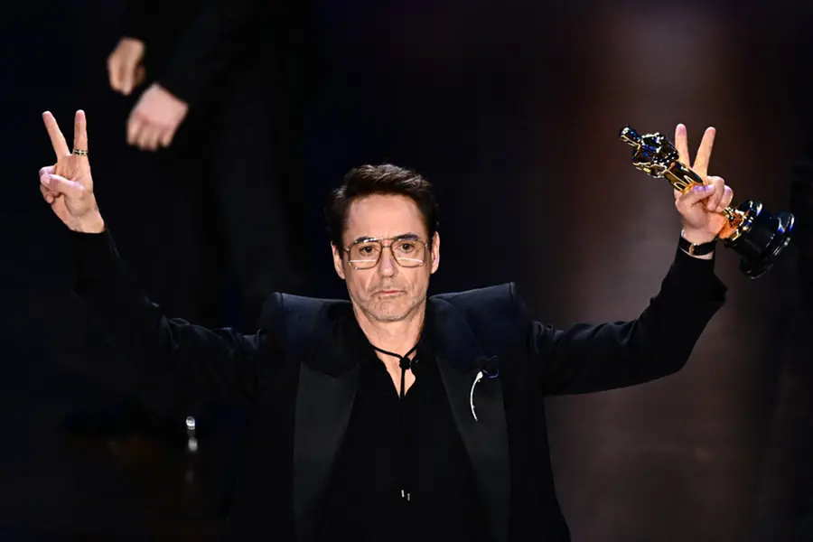 Robert Downey Jr wins best supporting actor Oscar for 'Oppenheimer ...