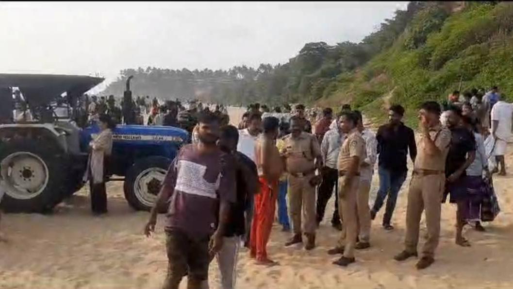 15 people fall into sea as floating bridge collapses in Varkala; rescued