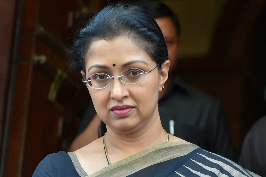 Actress Gautami joins AIADMK
