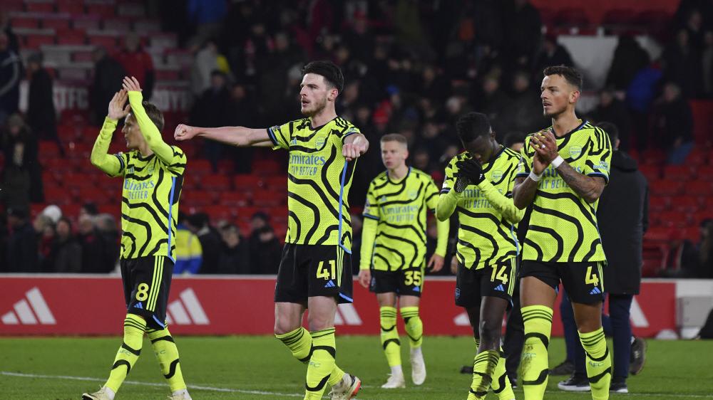 Arsenal returns to winning ways, Newcastle thrash Villa