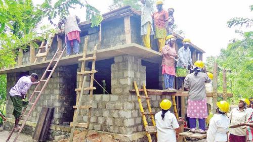 Heavy fines for constructions that remain incomplete after expiry of ...