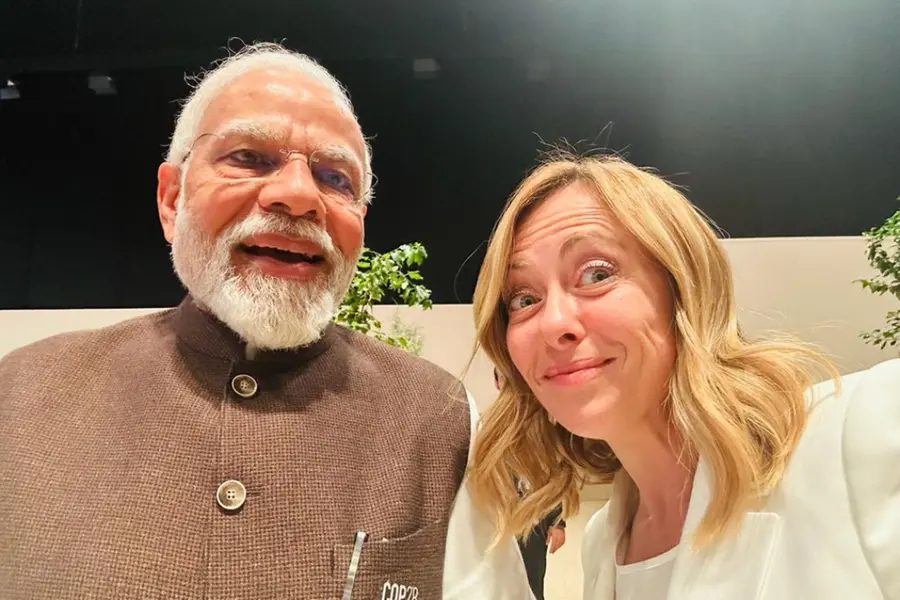 Italian PM Giorgia Meloni posts selfie with Narendra Modi | Mathrubhumi ...