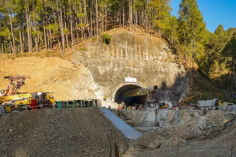 Tunnel collapse: Long wait continues for trapped workers; rescuers to ...