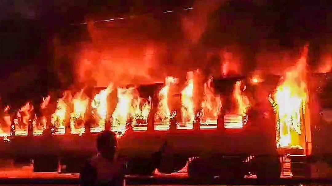 21 injured in passenger train fire in UP's Etawah