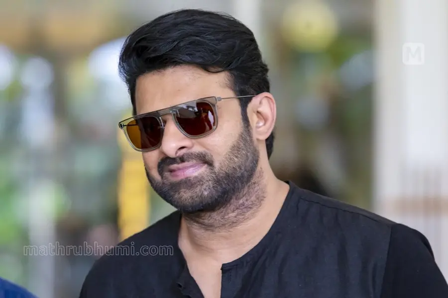 Prabhas back in India after knee surgery; all set for 'Salaar'