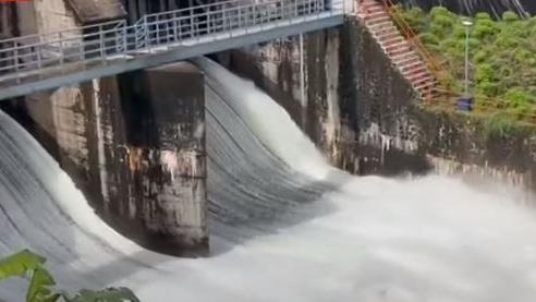 Idukki on orange alert, 3 shutters of Ponmudi dam opened