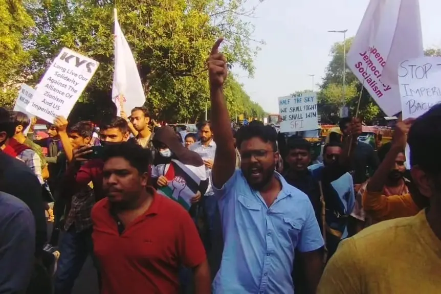 SFI marches to Israeli embassy in Delhi demanding humanitarian ...