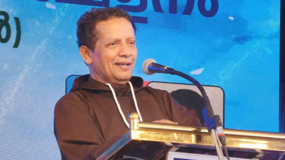 Father Joseph Puthenpurackal criticizes Kerala CM, MV Govindan over mic controversy