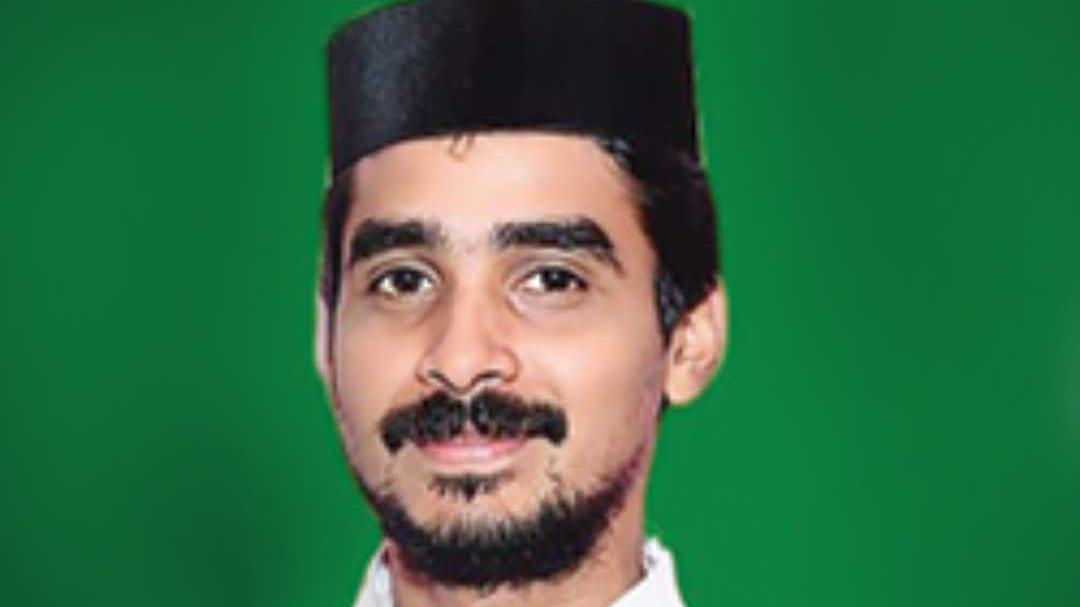 Marxism and social revolution after Eucharist; A Jacobite priest with a ...