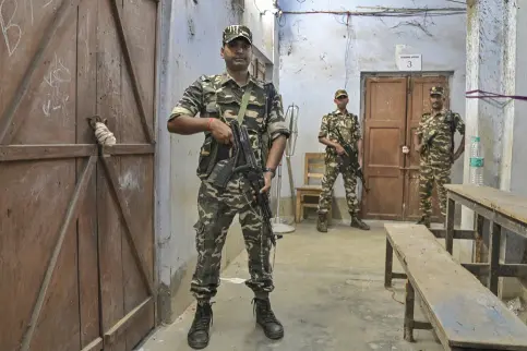 West Bengal panchayat elections: Re-polling underway in 697 booths in 5 districts