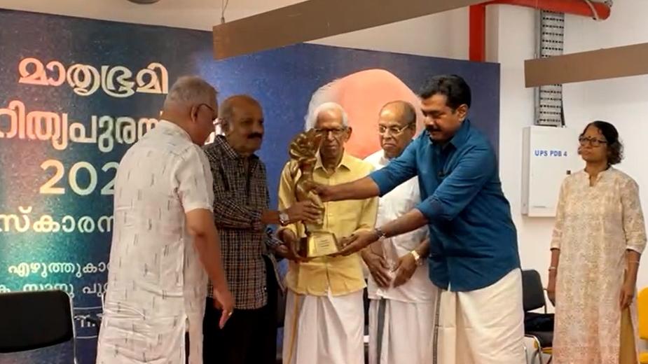 Noted writer Sethu honoured with Mathrubhumi Literary Award