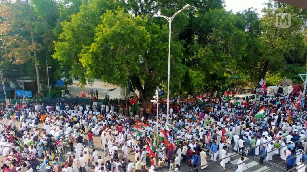 UDF, BJP stage massive protest in TVM against LDF govt; traffic disrupted