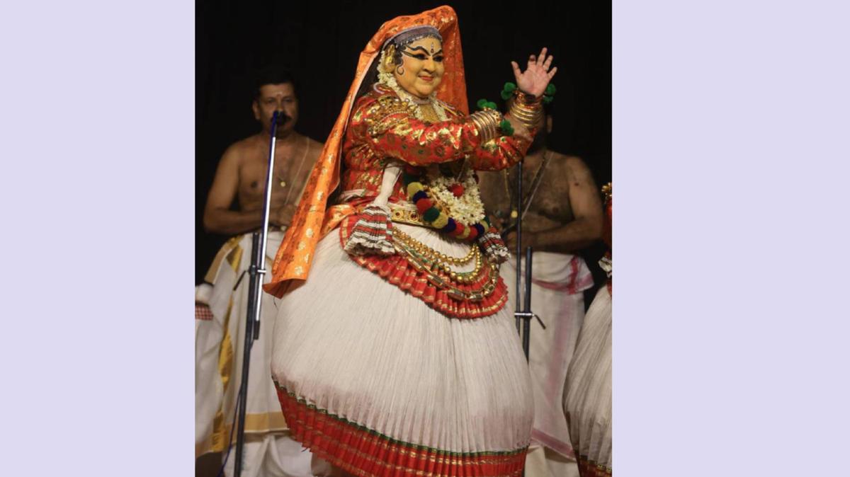 Minister R Bindu as ‘Damayanthi’ wins hearts of spectators