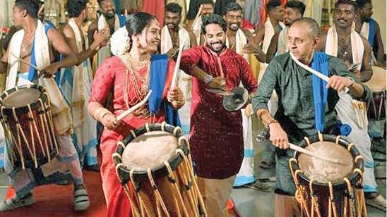 Newlywed couple’s shinkari melam awes spectators in Guruvayur ...