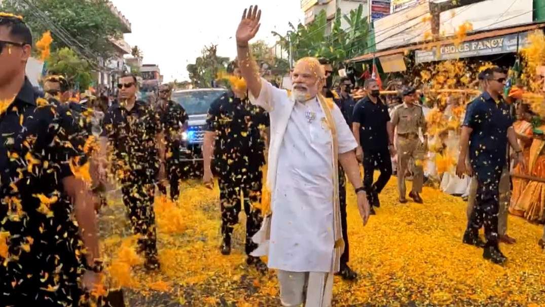 PM Modi meets top Bishops, Christian community leaders in Kerala ...