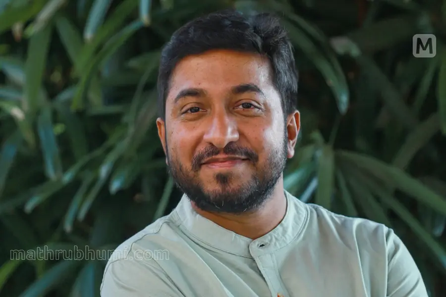 Vineeth Sreenivasan backs Edavela Babu over ‘Mukundan Unni Associates ...