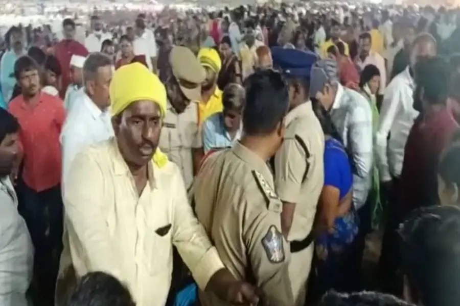 3 killed, several injured in stampede at Chandrababu Naidu's public meeting in Andhra's Guntur
