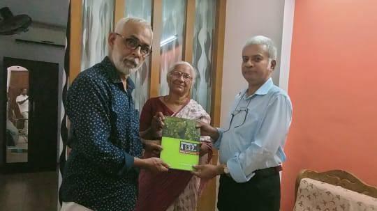 Medha Patkar releases Dr. Raju Narayana Swamy's book