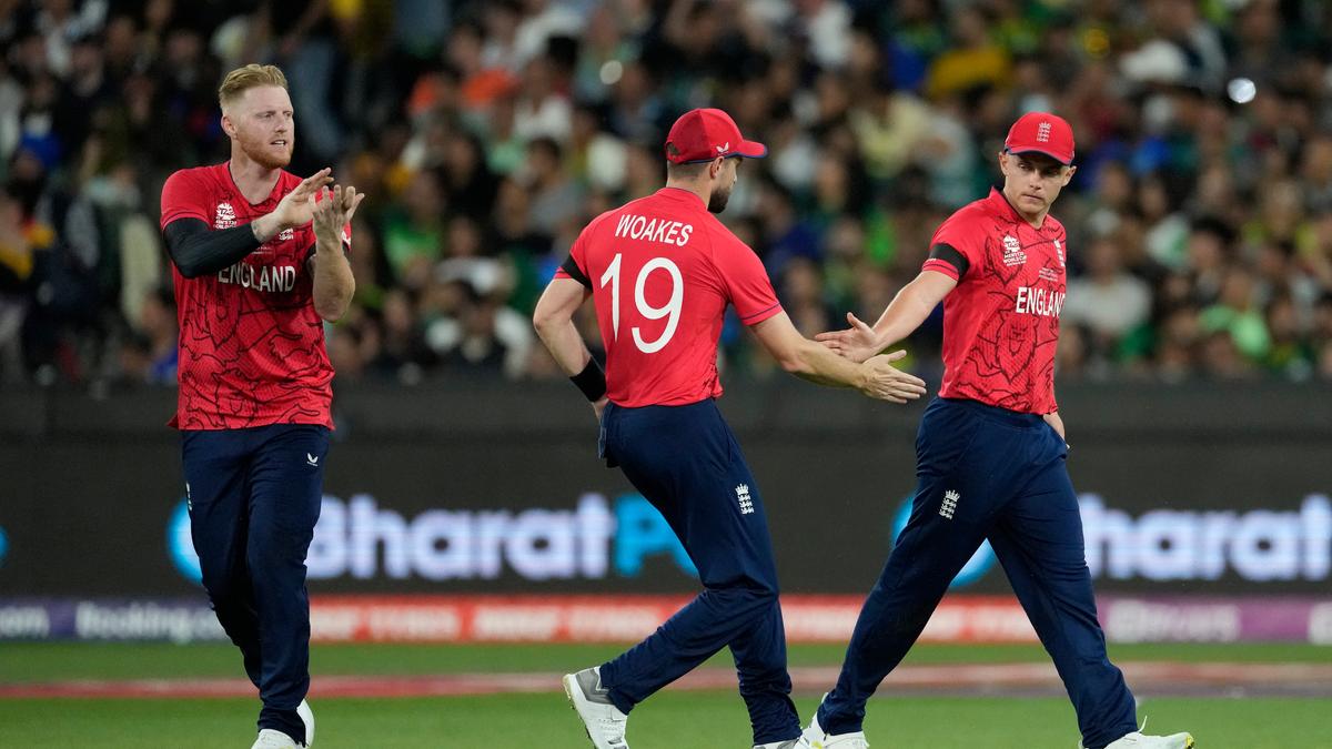 Curran stars as Pakistan set England 138 to win T20 World Cup ...