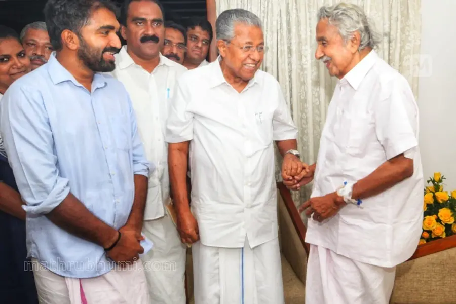 Chief Minister Pinarayi Vijayan visits Oomen Chandy to wish him on his ...