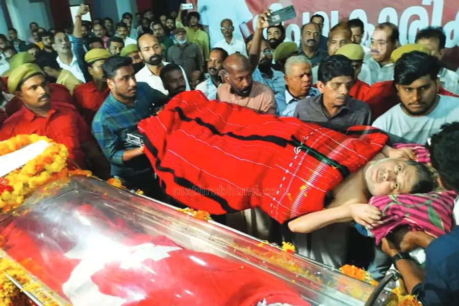 Living martyr Pushpan arrives to bid adieu to comrade Kodiyeri