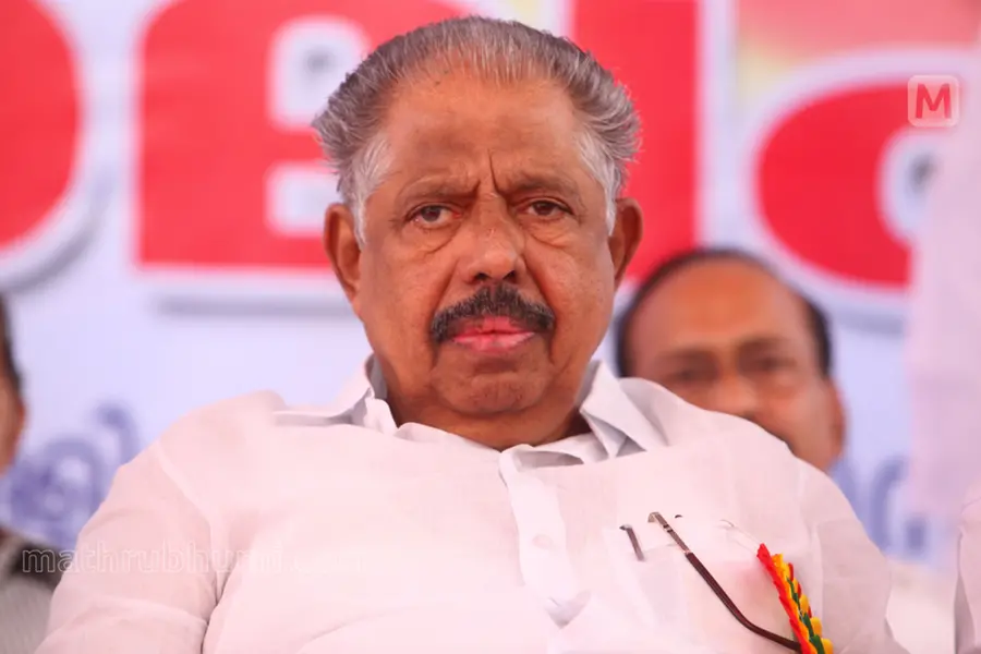 Mortal remains of senior Congress leader Aryadan Mohammed laid to rest ...