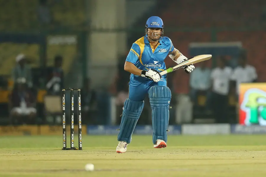 Watch: Sachin's classic shot during the Road Safety World Series opener ...
