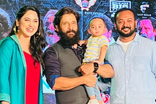 Chiyaan Vikram's pics with actress Miya and family go viral