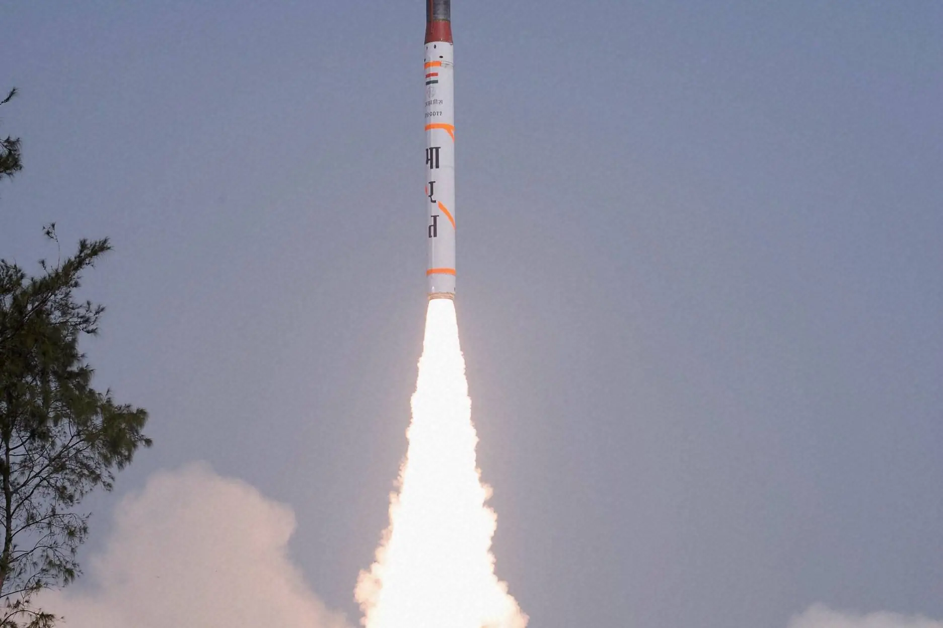 India carries out successful test of nuclear-capable Agni 4 ballistic ...