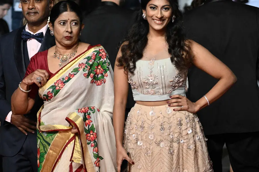 Senior actor Jalaja flaunts Kerala kasavu at Cannes | Mathrubhumi English