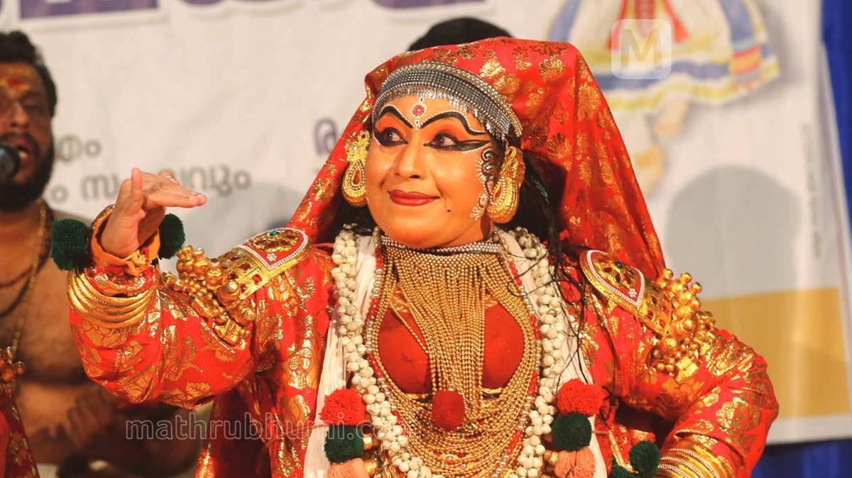 Wayanad collector performs Kathakali arangettam