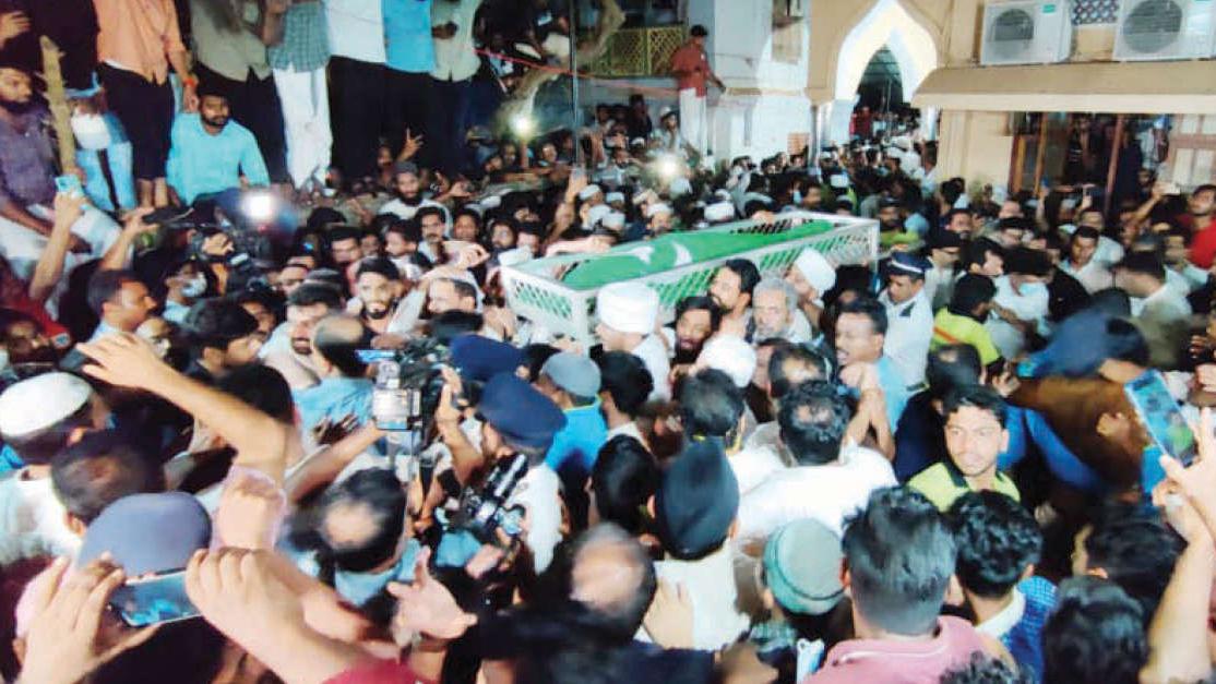 Kerala bids adieu to IUML supremo Sayed Hyderali Shihab Thangal