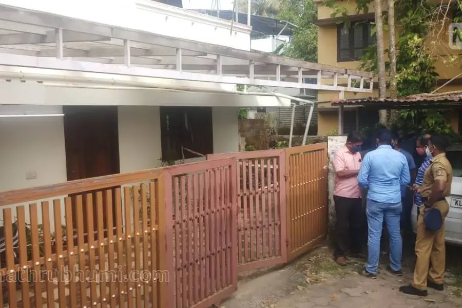 Extensive police search in Alappuzha; SDPI ambulance in custody ...