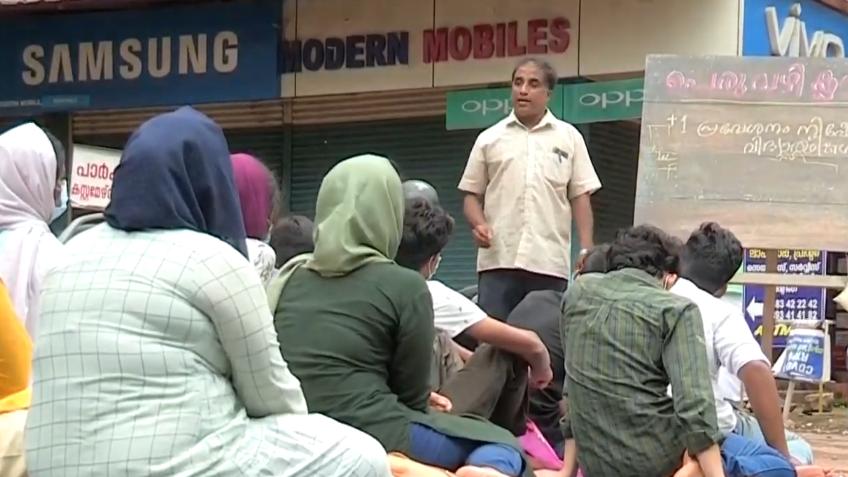 Lack of sufficient Plus-One seats: Students, parents hold mock class in ...