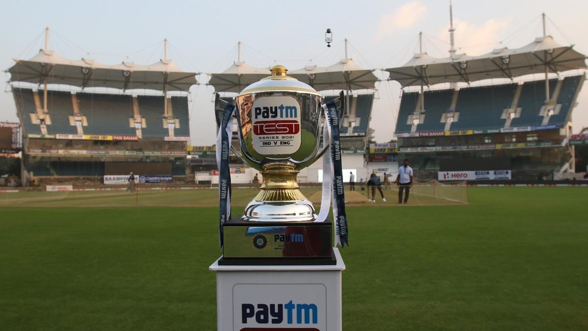 1st Test: India pick three spinners, put in to bowl by England