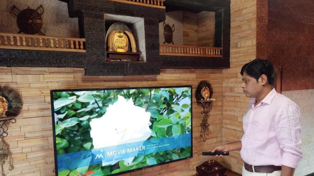 School teacher invents 'Smell TV' that emits smell of objects displayed ...