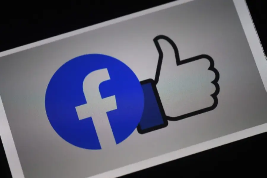 Facebook blocks news sharing in Australia over media law