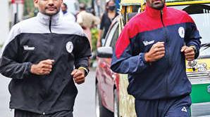 Two navy officers take up Kashmir to Kanyakumari run for health awareness