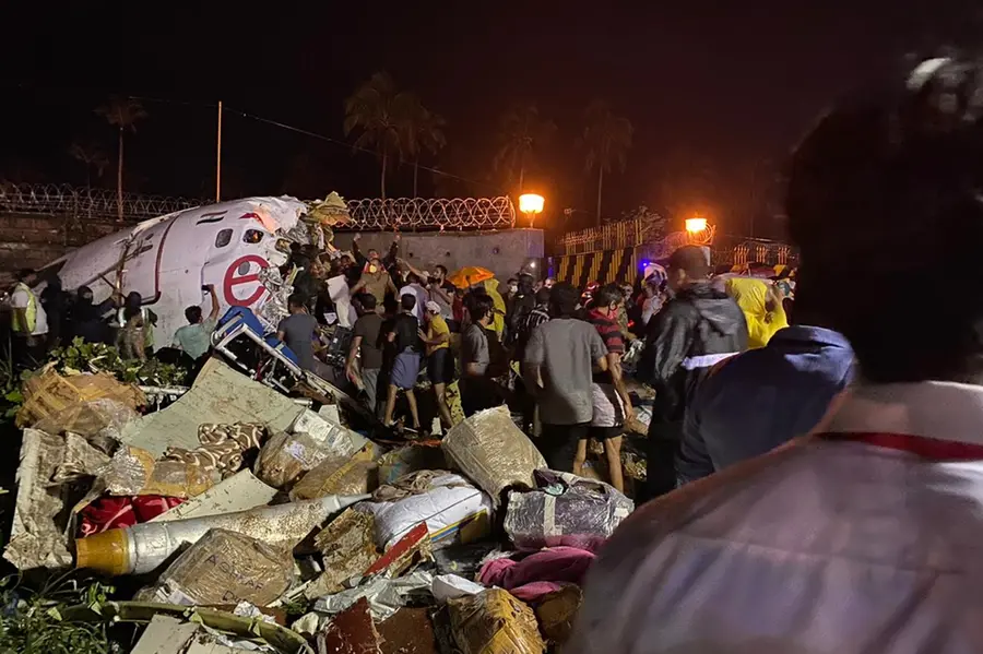 Kozhikode crash: AI Express plane touched down near taxiway, 1,000 mts ...
