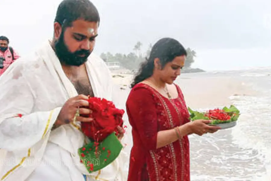 Gouri Amma's ashes immersed in Andhakaranazhi sea | Mathrubhumi English