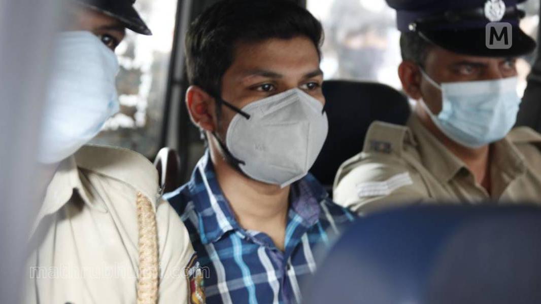 Kerala HC admits appeal by husband in Uthra murder case