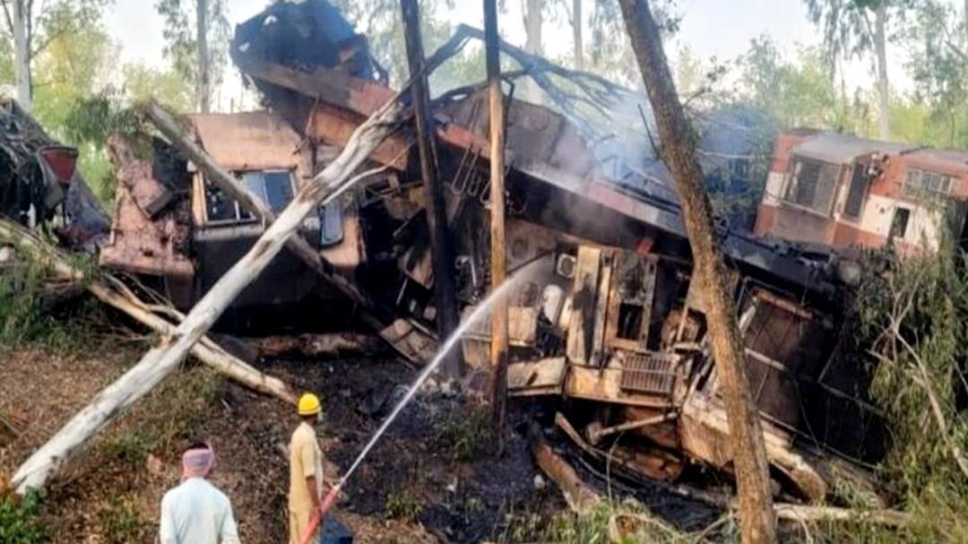 Two killed, four injured in goods train collision in Jharkhand | VIDEO