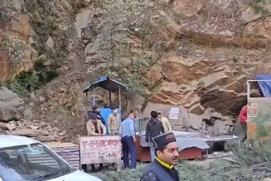 Himachal Pradesh: 6 dead, 5 injured as tree falls near Gurdwara ...