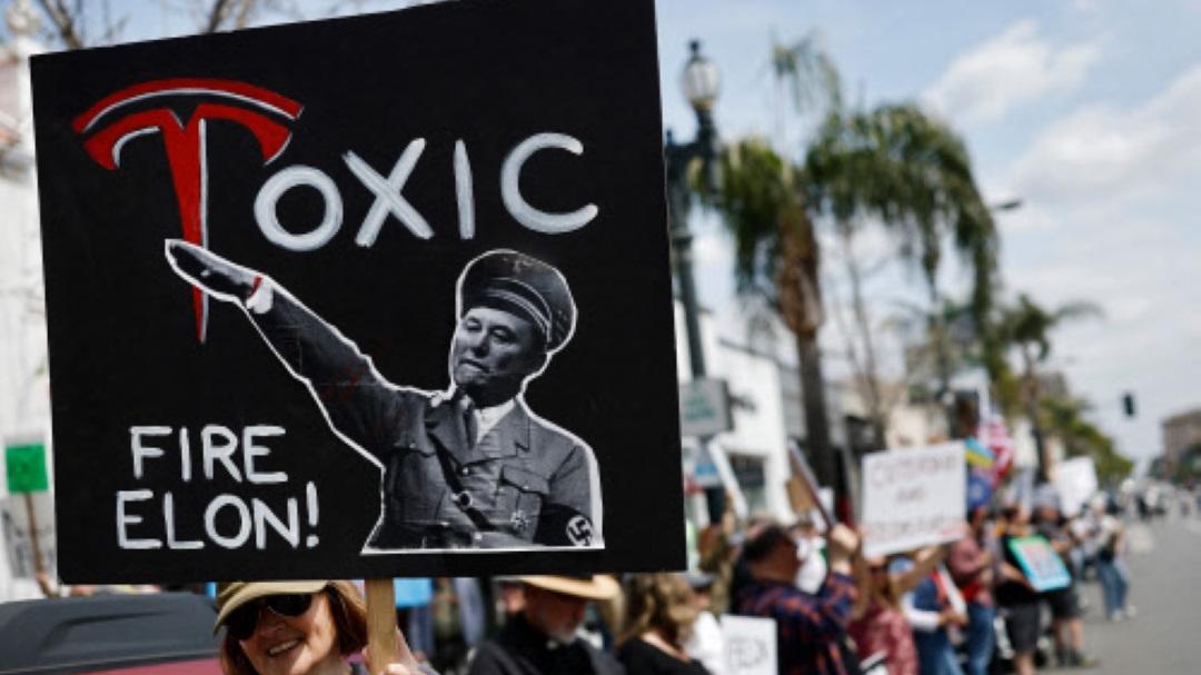 'Fight the billionaire broligarchy': Protests against Musk's purge of ...
