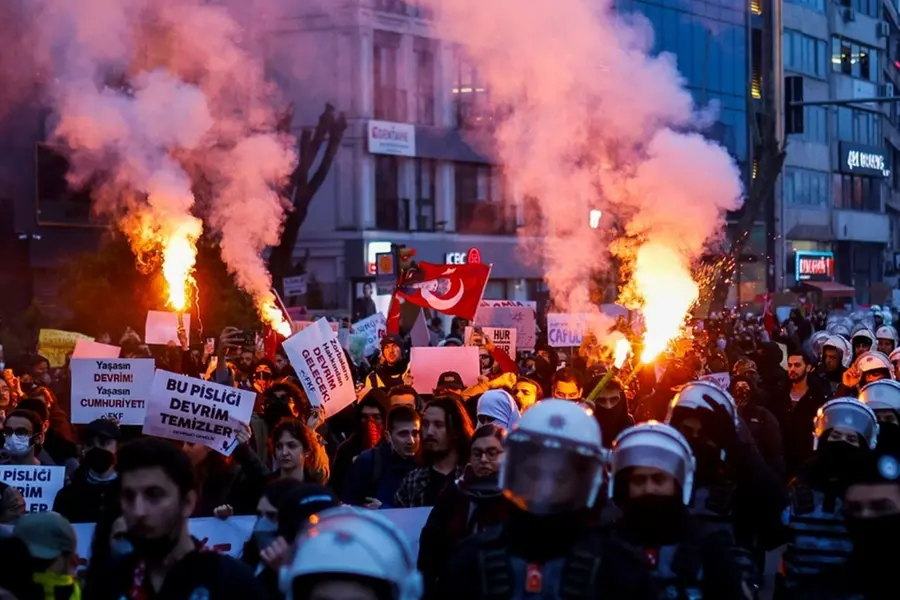 Mass arrests in Turkey: Journalists, protesters detained amid Imamoglu ...