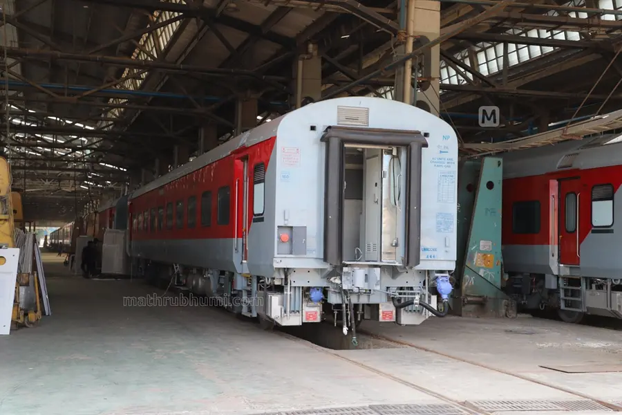 Indian Railways sees 9 pc rise in coach manufacturing, hits record ...
