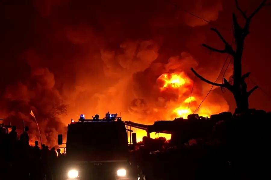 Fire breaks out at Mandi village dumping yard in Delhi